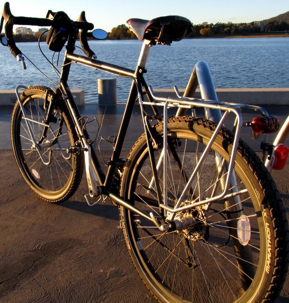 Bike Pics and Specs: Thorn Sherpa Touring Bike - Lake to Lake Sitting ...