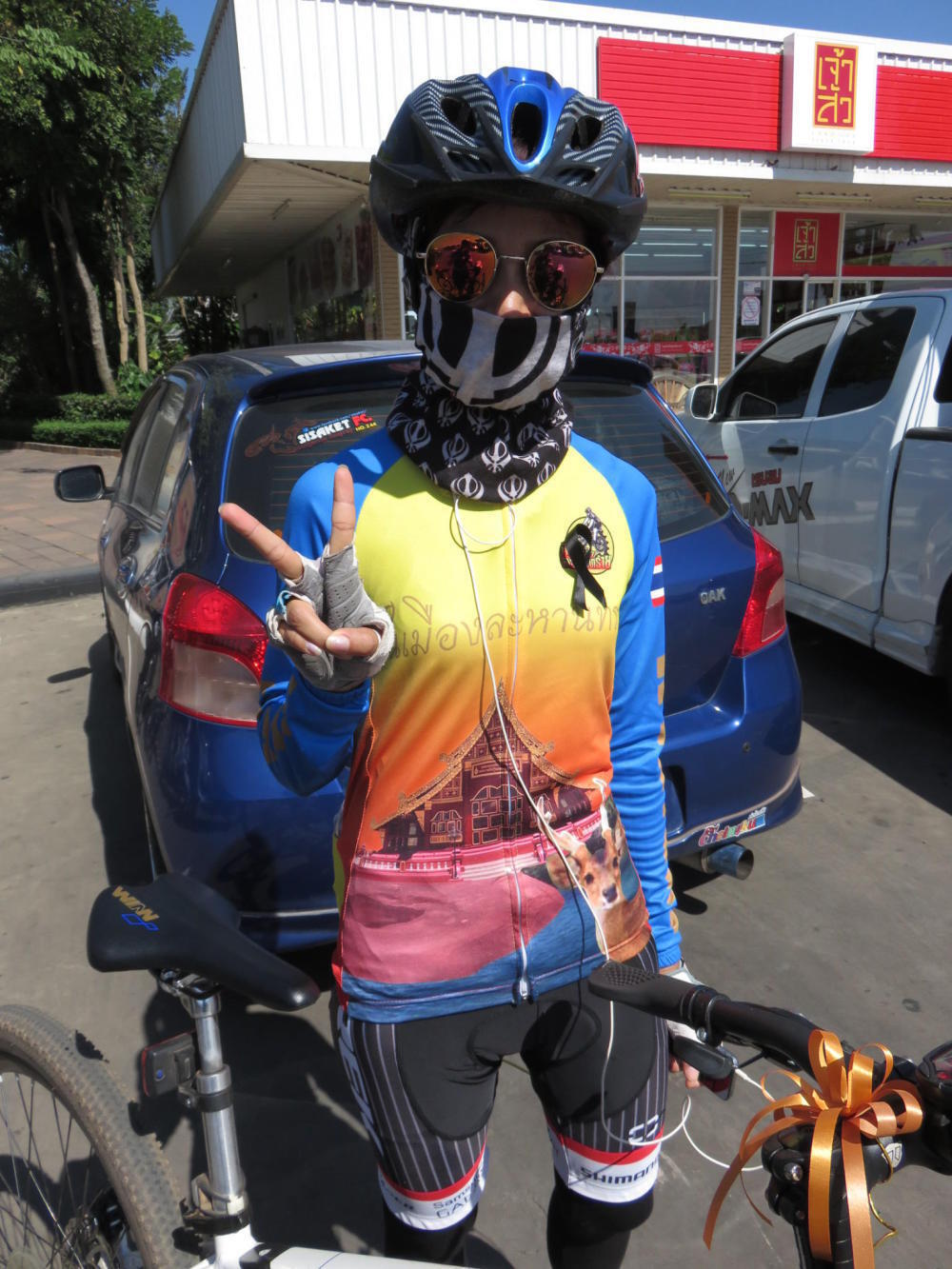 To Non Din Daeng: Slow and easy - A Loop around Southeast Asia - CycleBlaze