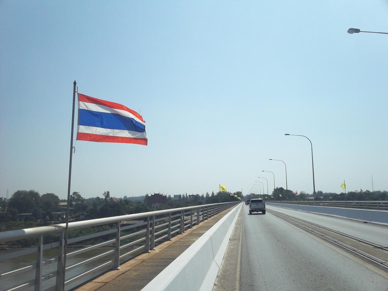 39 fingers in Thailand: Craaap!!! - The Really Long Way Round - CycleBlaze