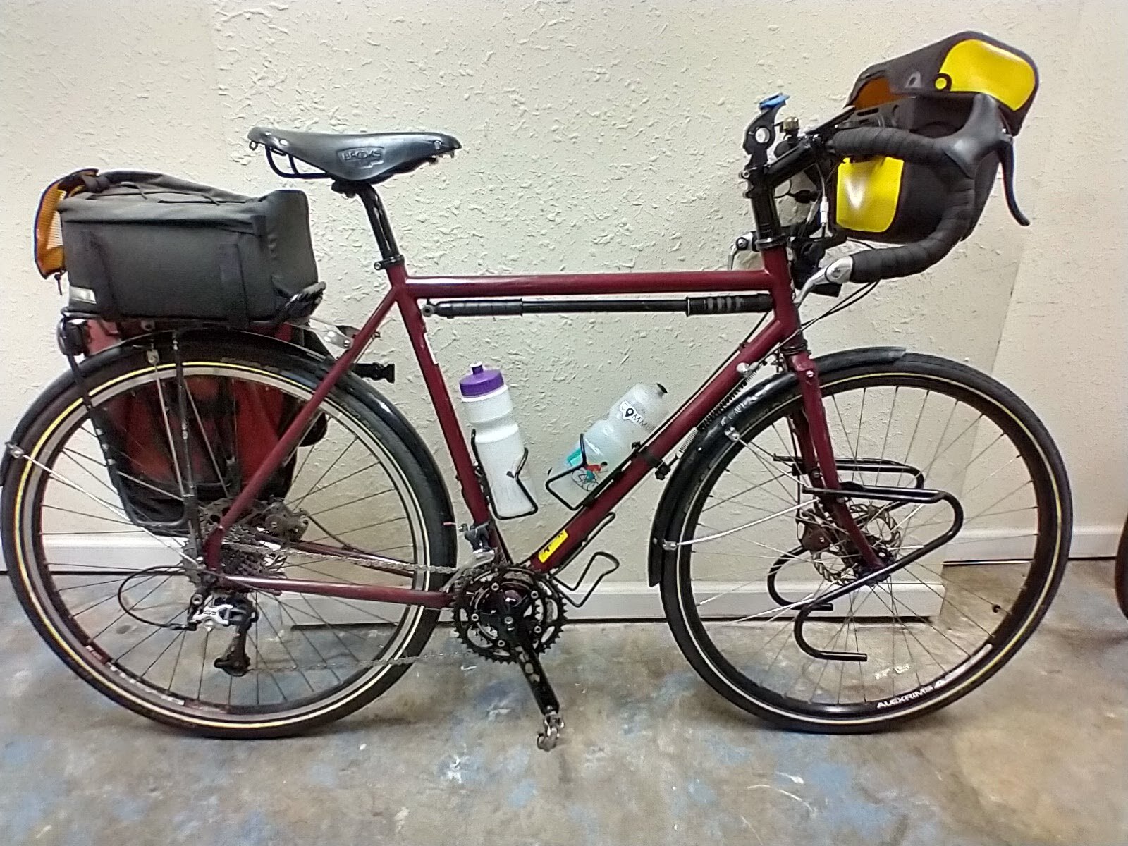 The wheels on the bike go 'round and 'round - Mambo Italiano - CycleBlaze