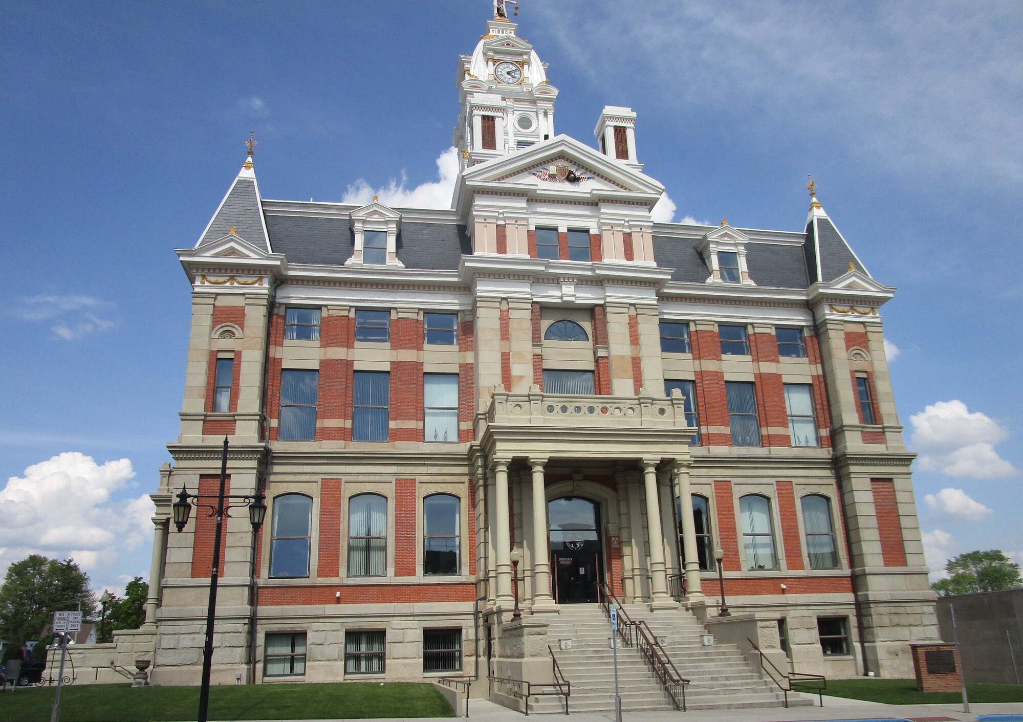 The Courthouses - Two Far 2024 - Courthouse Tour - CycleBlaze