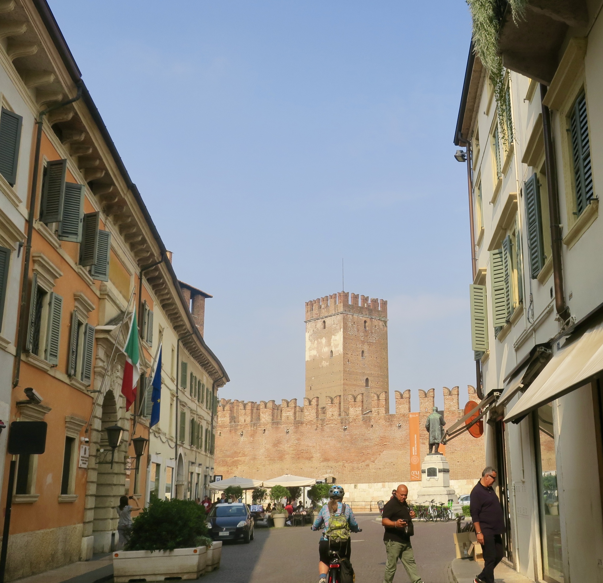 Two households, both alike in dignity, In fair Verona, where we lay our ...