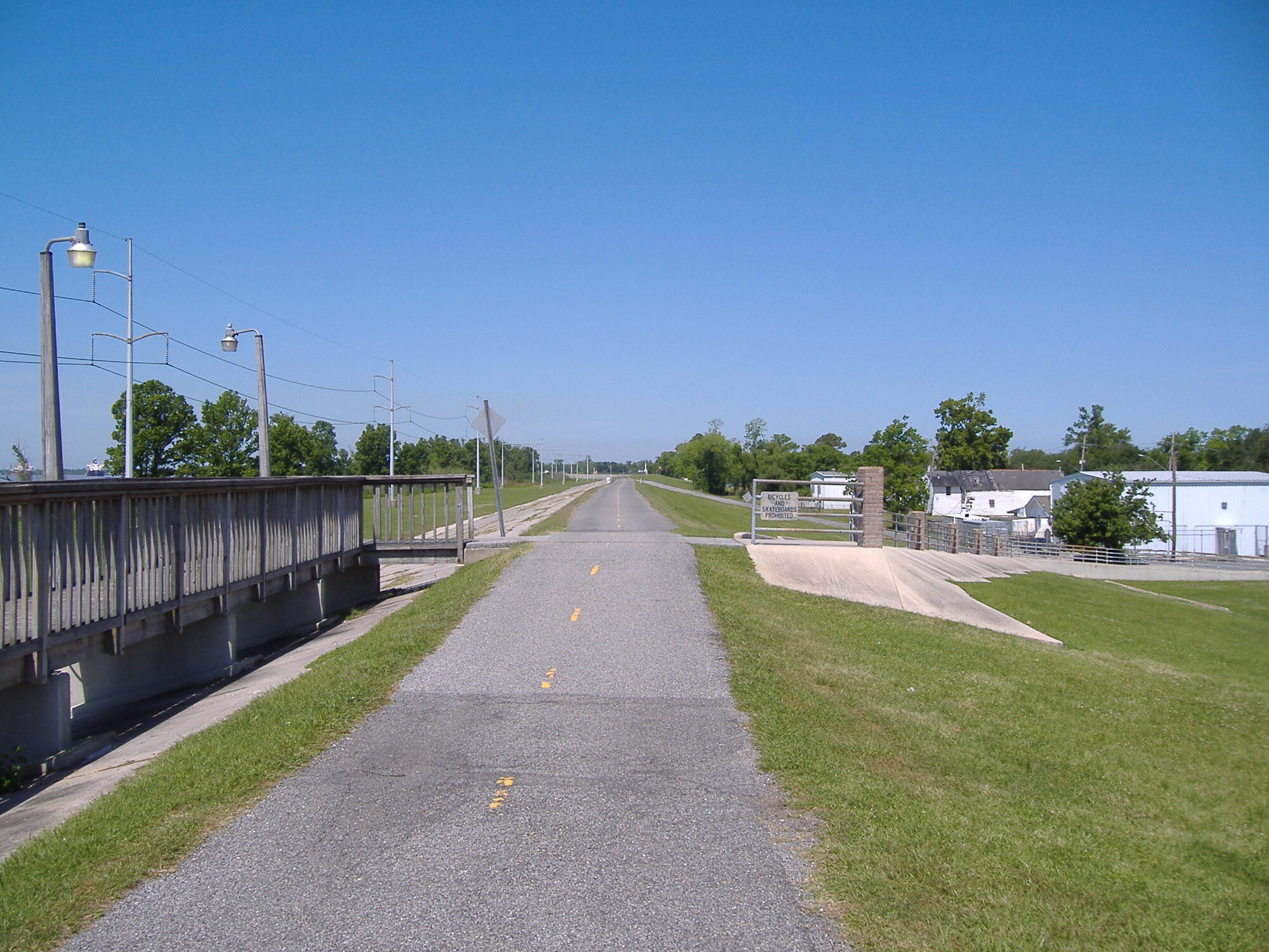 The Mississippi River Levee Trail - Tour of the Gulf Coast - Part 2 ...